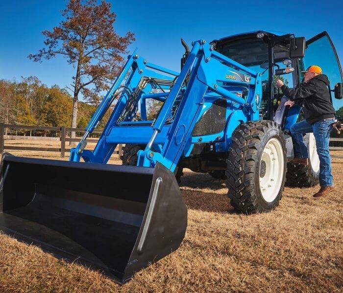 Mahindra Tractor Dealership in Baton Rouge LA | 4-H Equipment